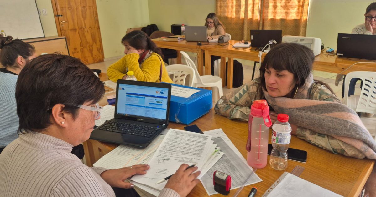 El IPV acercó trámites y servicios a cientos de vecinos del interior ...